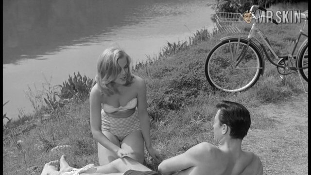 Leslie Parrish Nude Naked Pics And Sex Scenes At Mr Skin