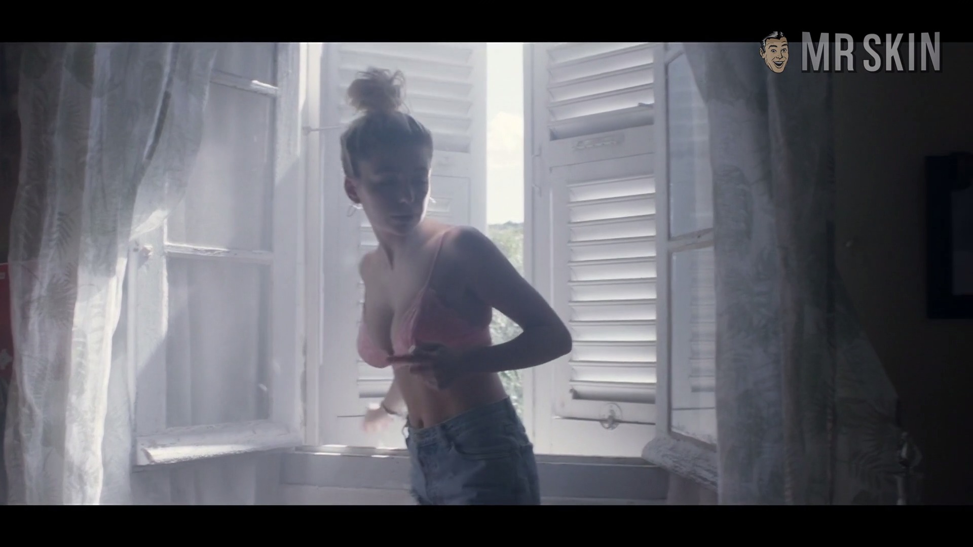 Alba Gaïa Bellugi Nude Find Out At Mr Skin